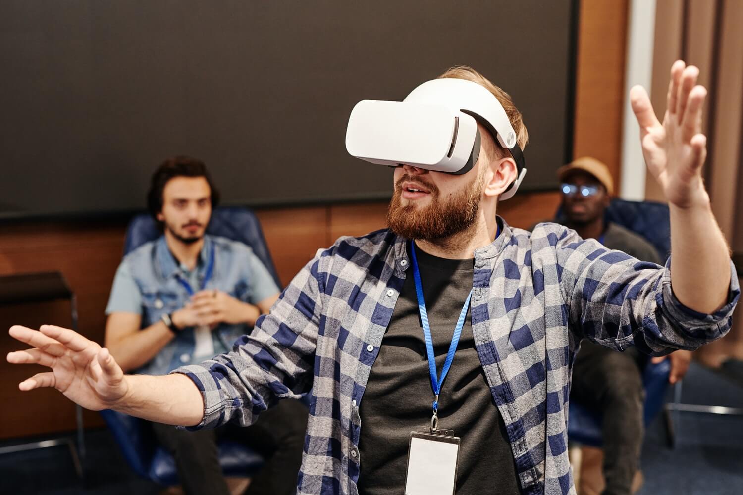 Using VR to enhance the employee experience - Viar360